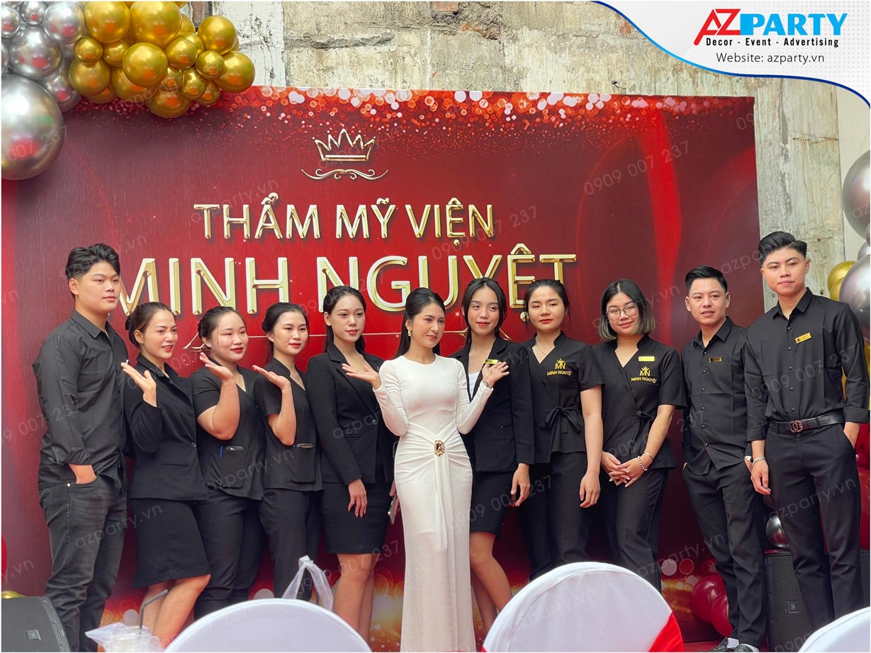 Nhộn nhịp ngày lễ khai trương thẩm mỹ viện Minh Nguyệt